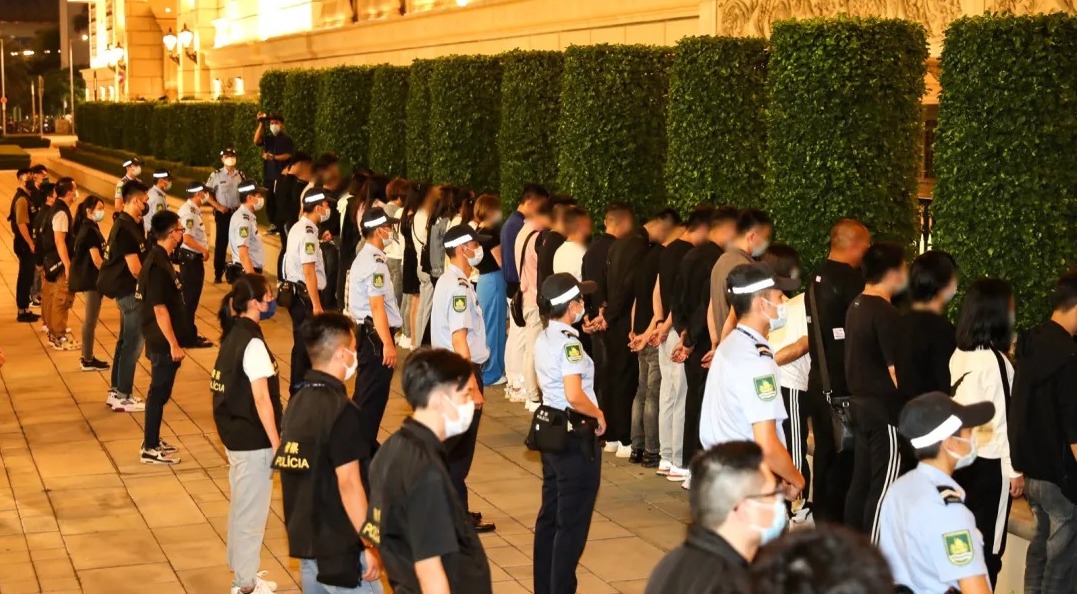 Police detain 58 people in 'Thunder Operation' | Macau Business